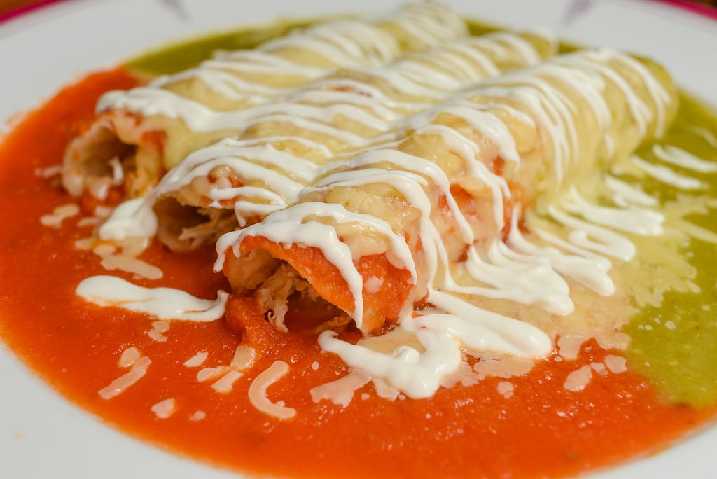 Divorced Enchiladas = Red & Green Salsa (Filled with only chicken) - La ...
